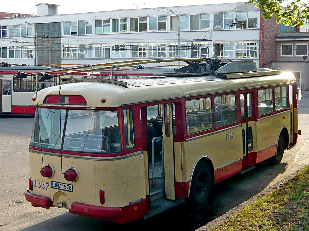 Шкода, Skoda-9Tr 3-дверный троллейбус — Каталог К.В.Х.